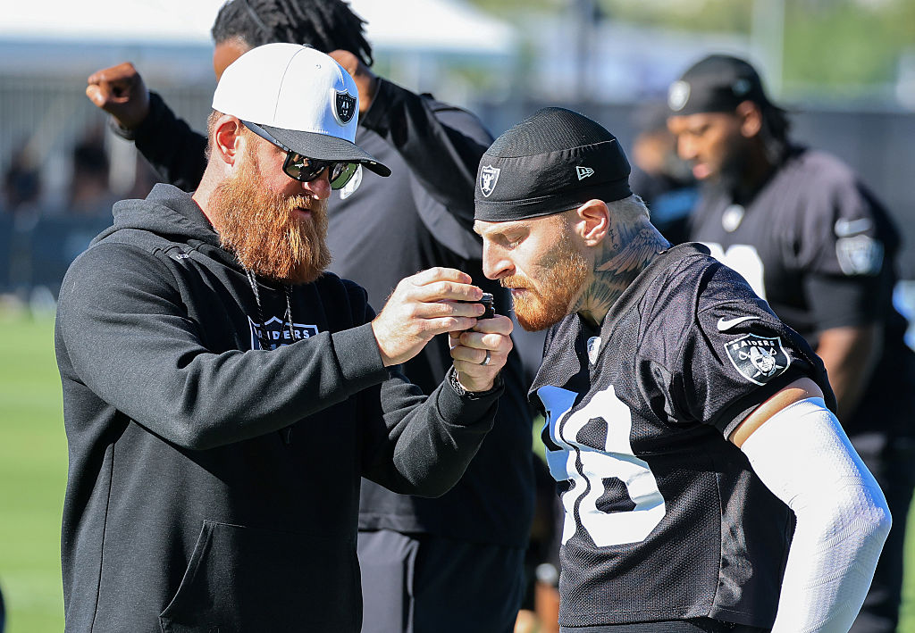 Smelling Salts for Teenage Athletes: The Benefits and Risks Parents ...